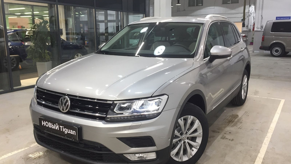 Цвет Tungsten silver — Volkswagen Tiguan (2G), 2 л, 2017 года ...