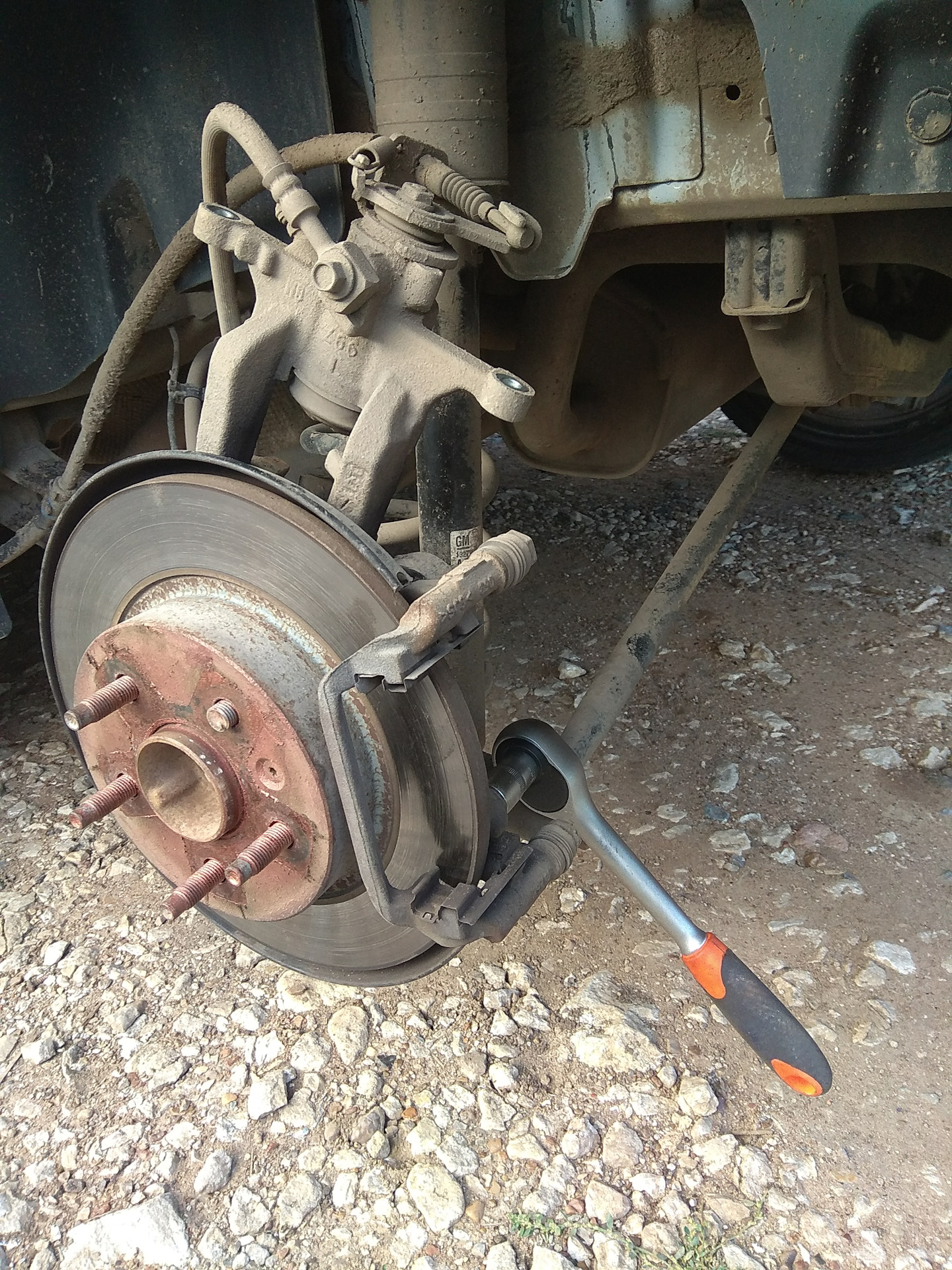 Замена шпильки ступицы — Opel Astra J, 1,6 л, 2011 года | своими руками ...