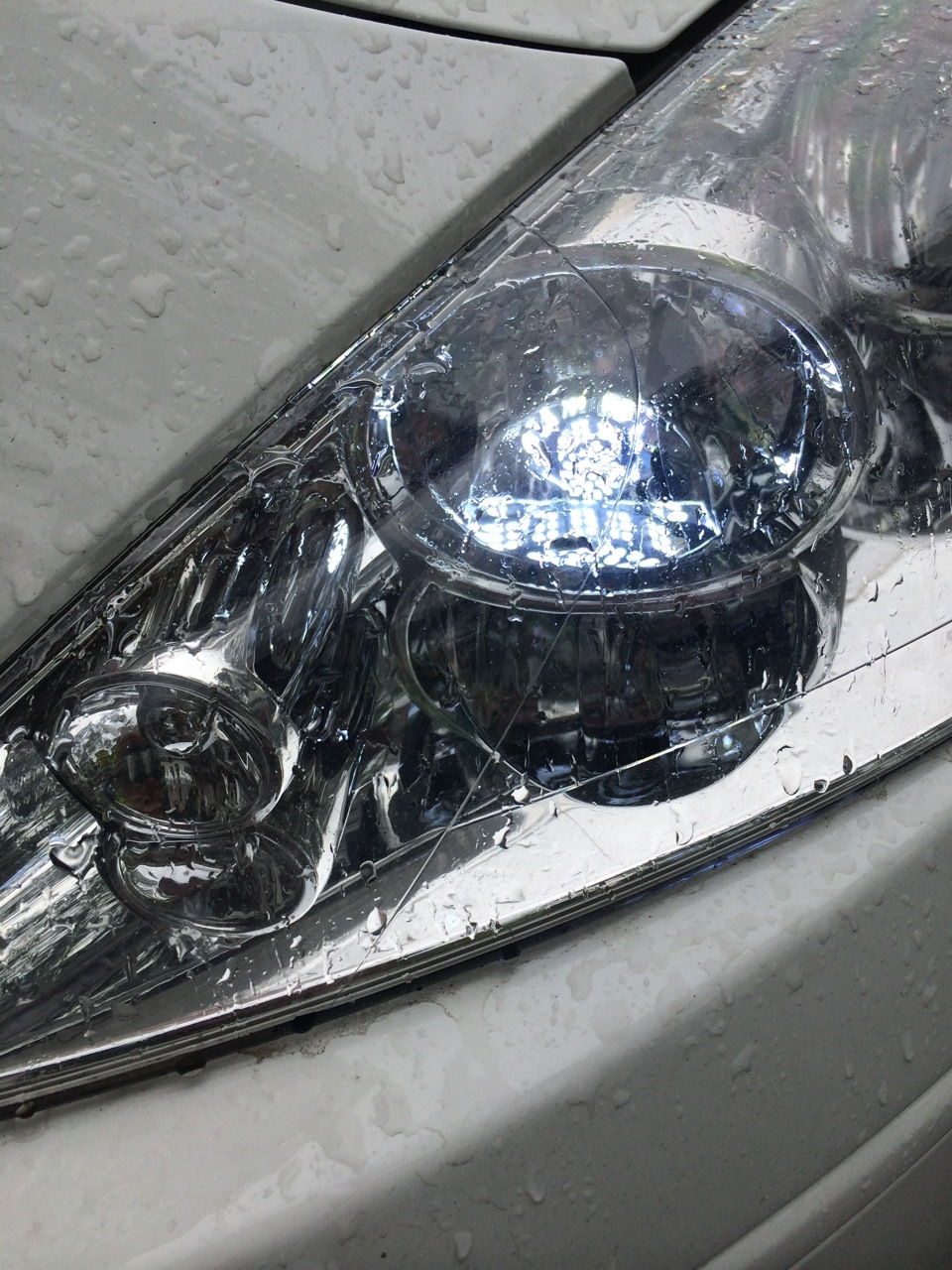 Заменил лампочки в габаритах — Peugeot 408, 1,6 л, 2012 года ...