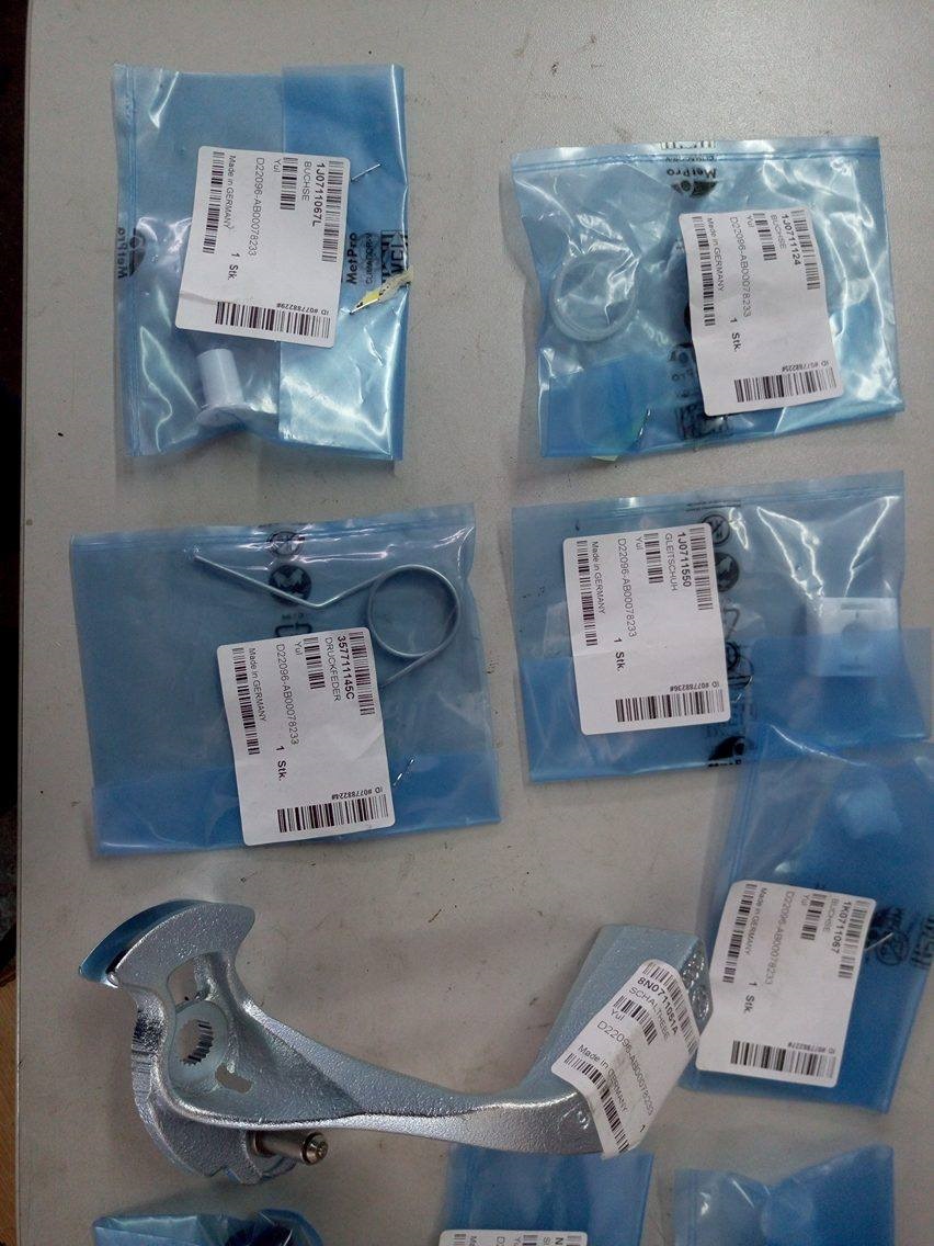 1J0711067L Втулка рычага переключения передач / AUDI, SEAT, SKODA, VW ...