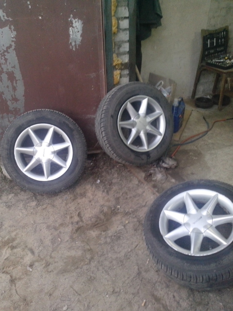 Заменил тросик ручника и переобулся. — Renault Scenic I, 1,6 л, 2001 ...