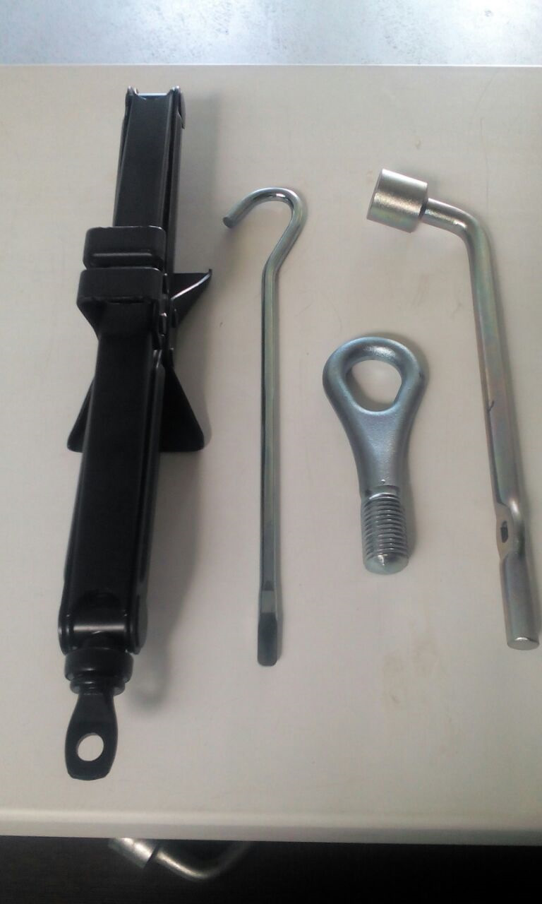 Новый стоковый набор инструментов первой помощи. — Daihatsu Move (L175 ...