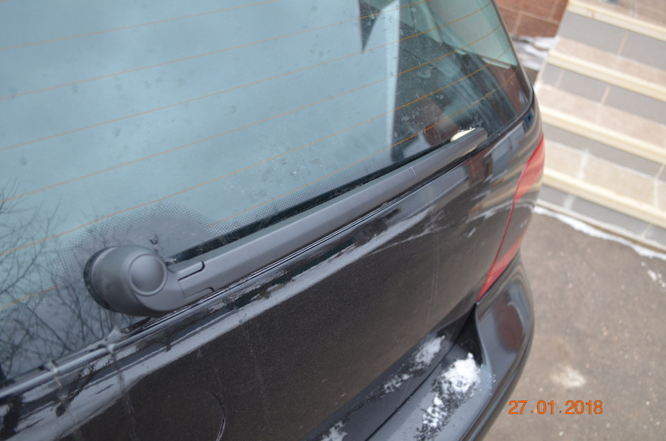 Задний дворник от A4 Avant на Golf 4 — Volkswagen Golf GTI Mk4, 1,8 л ...