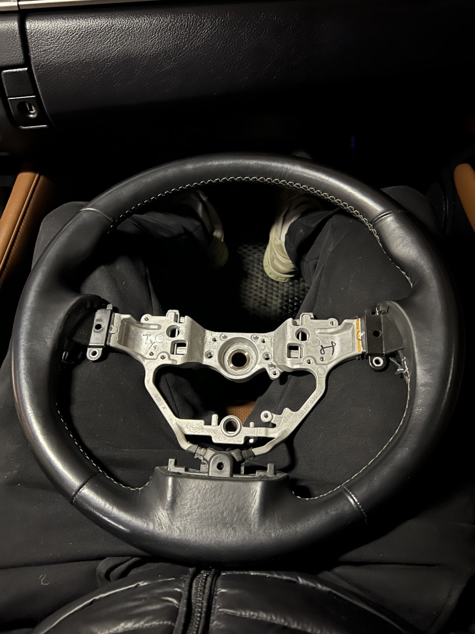 Руль с анатомией — Lexus GS (L10), 3,5 л, 2012 года | тюнинг | DRIVE2