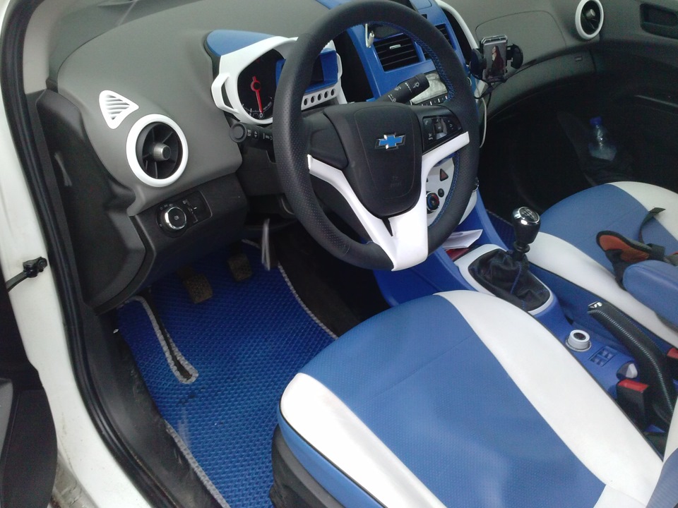 Ковры… Синие ковры)))) — Chevrolet Aveo Sedan (2G), 1,6 л, 2013 года ...