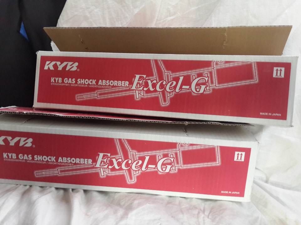 Замена задних амортизаторов — Mitsubishi Lancer X, 2,4 л, 2012 года ...