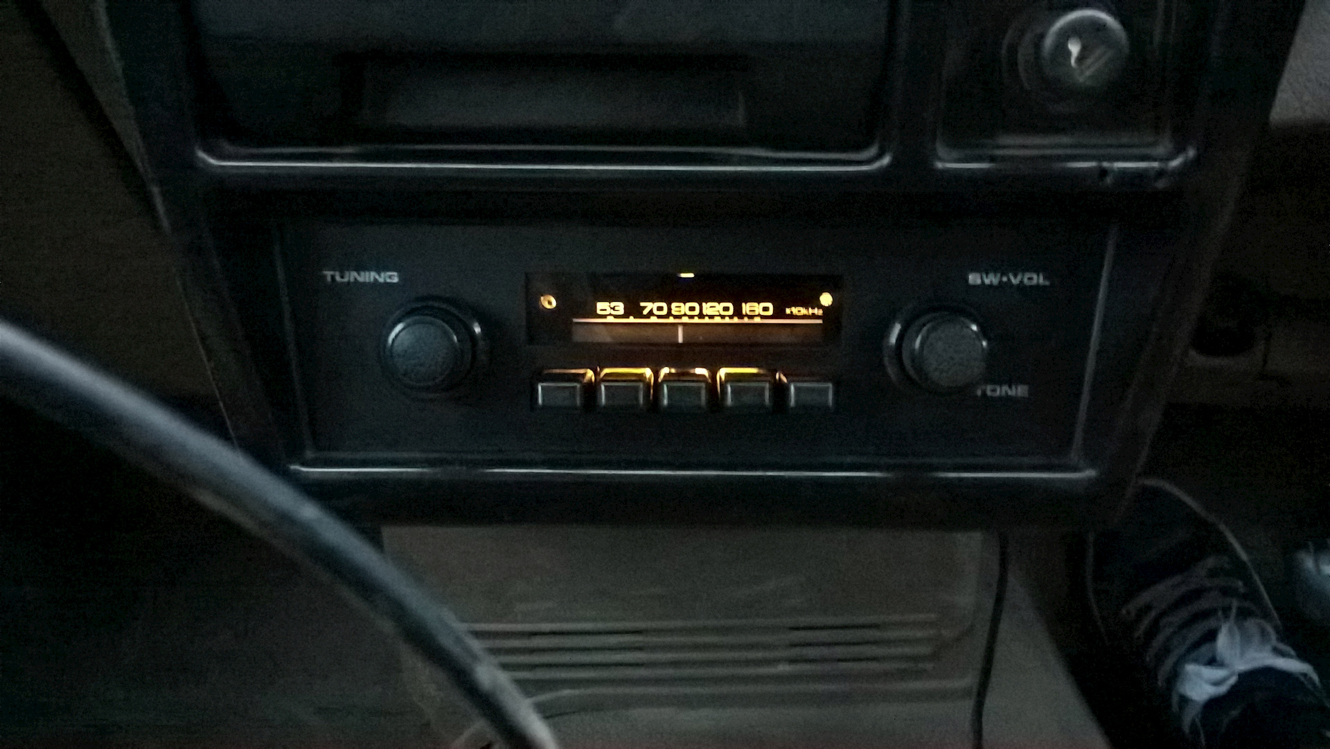 #03 Звук [AUX] — Nissan Datsun (D21), 2,3 л, 1988 года | автозвук | DRIVE2