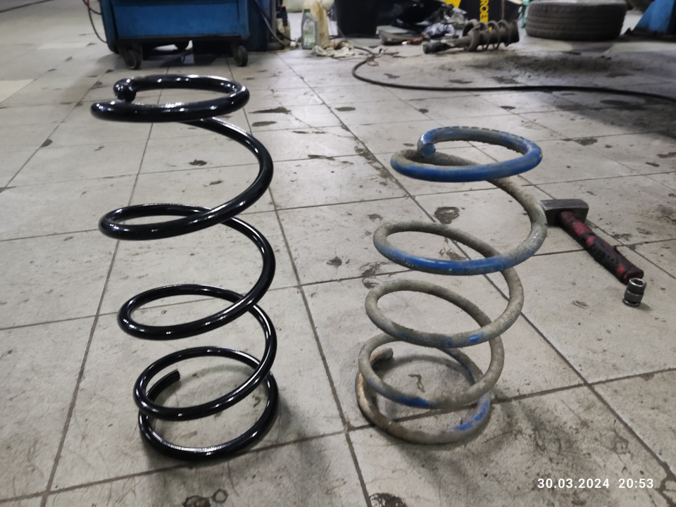 Установил переднюю подвеску от Форд фокус 3 — Ford Focus Sedan II, 2 л ...