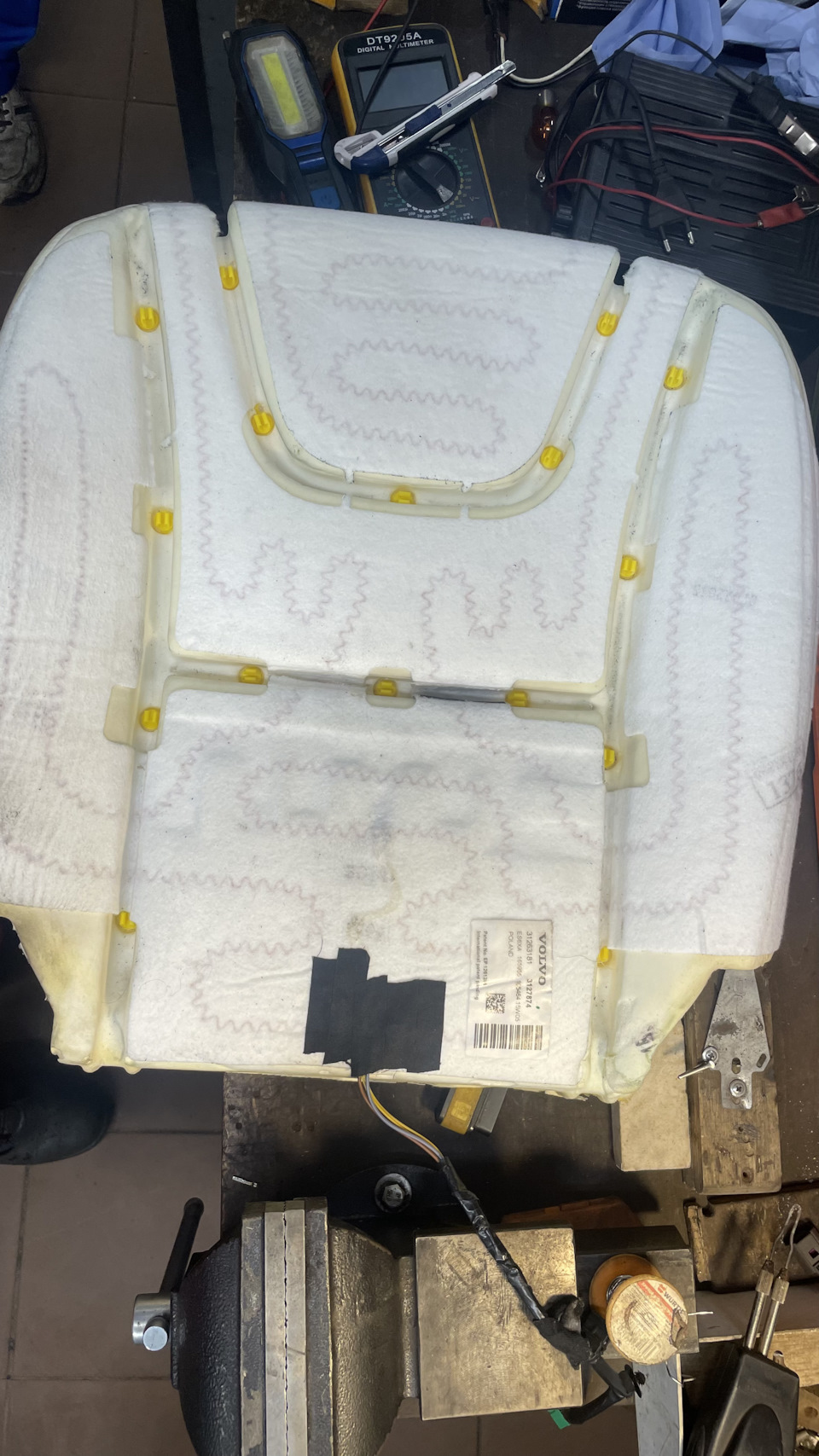 Ремонт мата обогрева подушки сиденья водителя. — Volvo XC60 (1G), 2,4 л ...