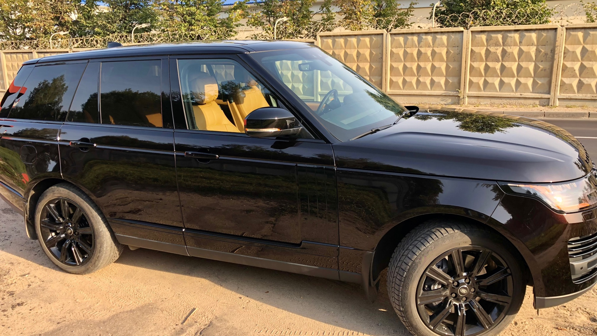 Land Rover Range Rover (4G) 4.4 дизельный 2018 | Mescalito Black 4.4 Ab ...