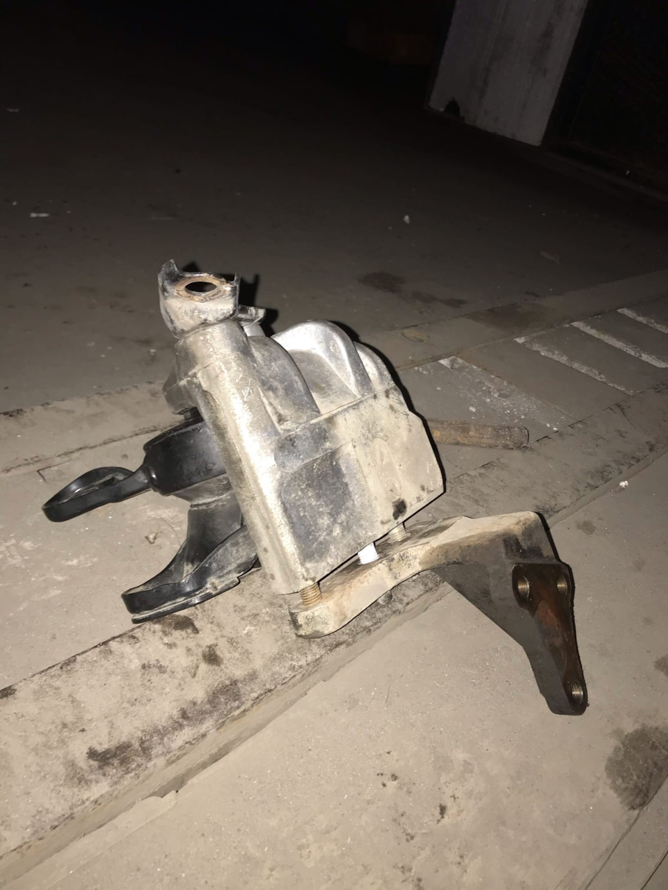 Гелевая подушка двигателя от Toyota ST202 (3s-fe) на Toyota SV-30 (4s ...