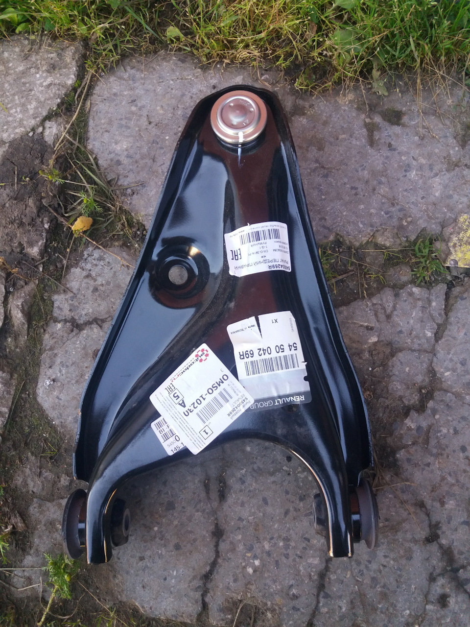 545004269R Рычаг перед подв прав в сб RENAULT | Запчасти на DRIVE2