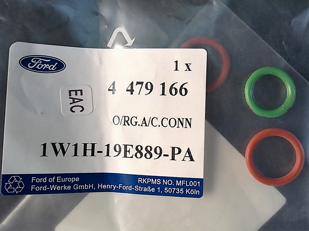 собрал кондей, заправил — работает! — Ford Focus Hatchback III, 1,6 л ...