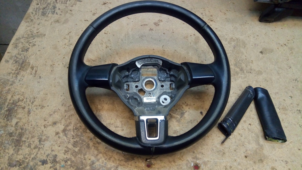 Перетяжка руля и рукоятки ручника — Volkswagen Jetta VI, 1,6 л, 2013 ...