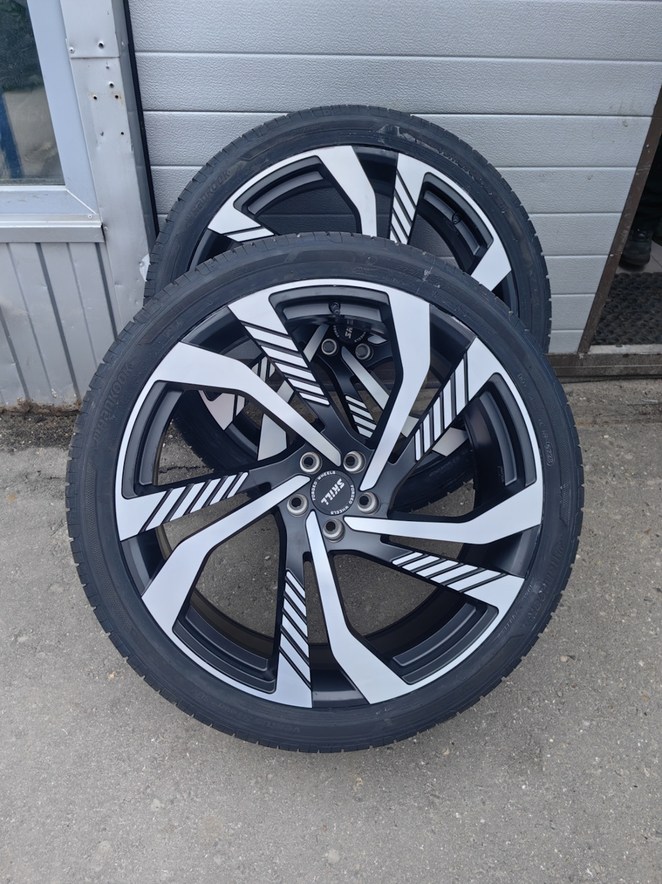 Переобувка на лето — Geely Monjaro, 2 л, 2023 года | колёсные диски | DRIVE2