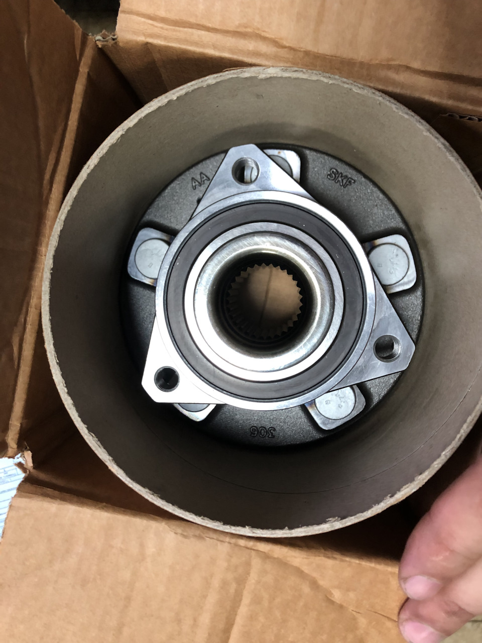 Замена передней правой ступицы — Saab 9-5 (2G), 2 л, 2010 года | своими ...