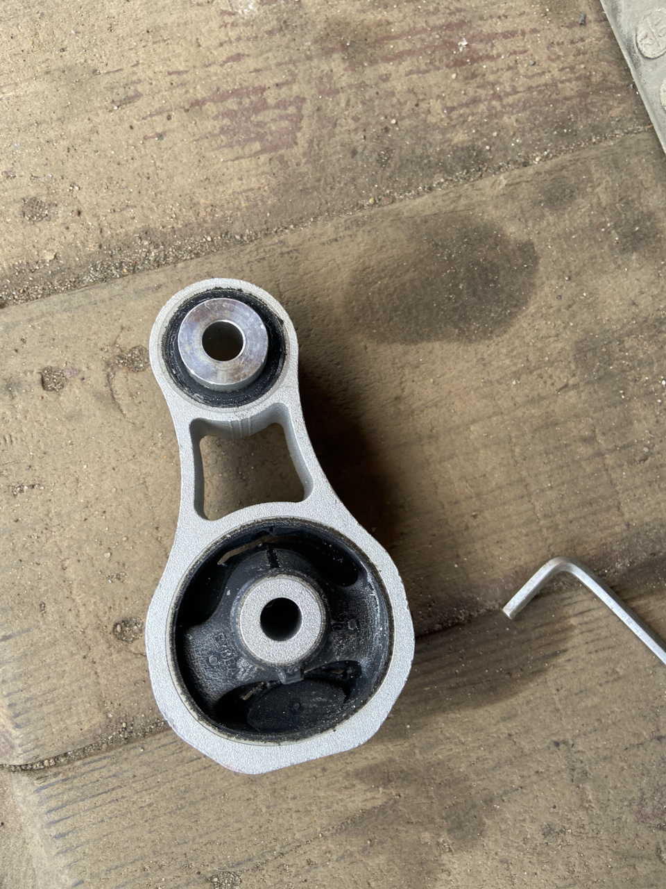 Замена рулевой рейки — Ford Fiesta (Mk VI), 1,4 л, 2010 года | своими ...