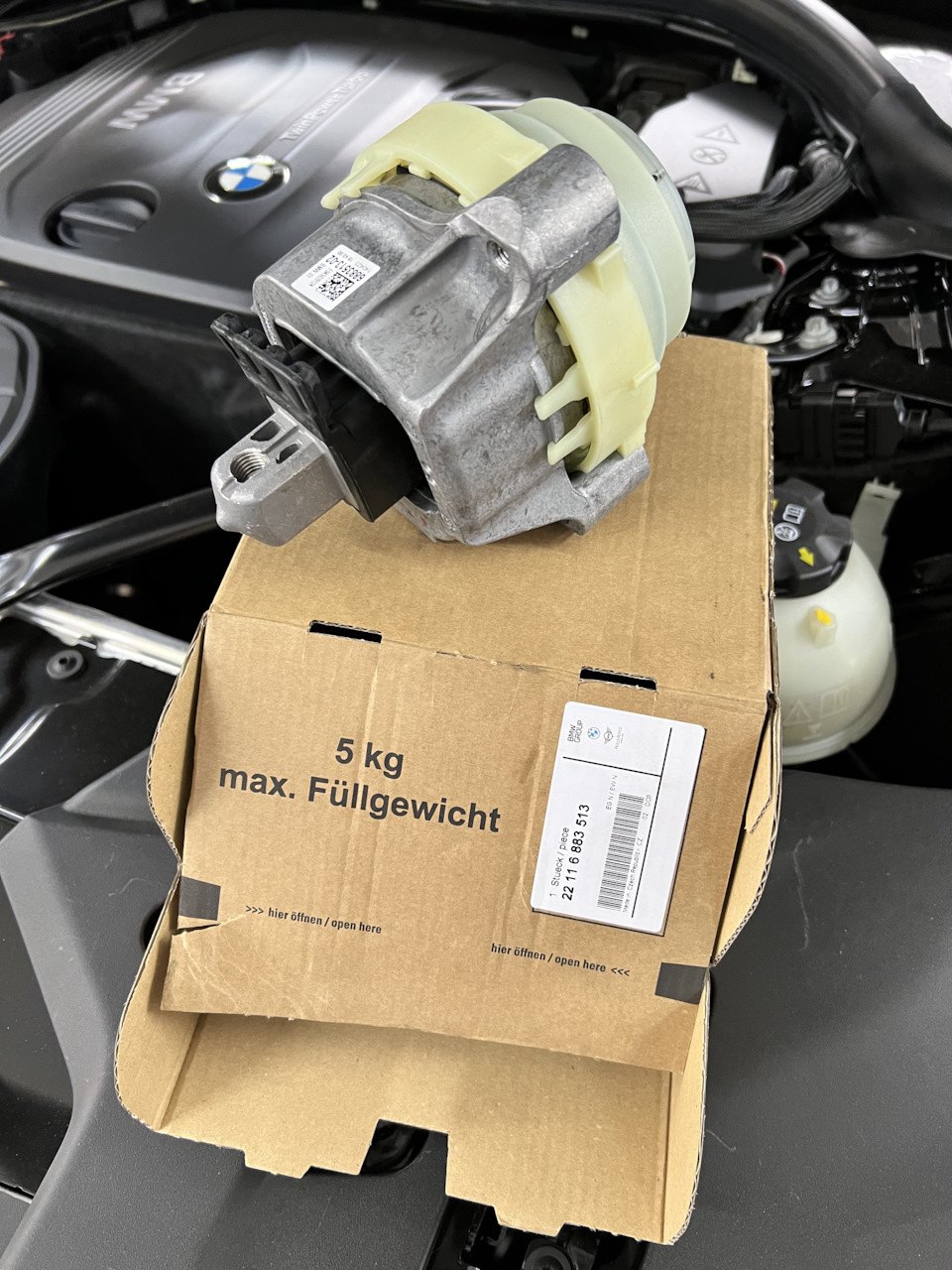 Замена подушек двс — BMW 5 series (G30), 2 л, 2017 года | визит на ...