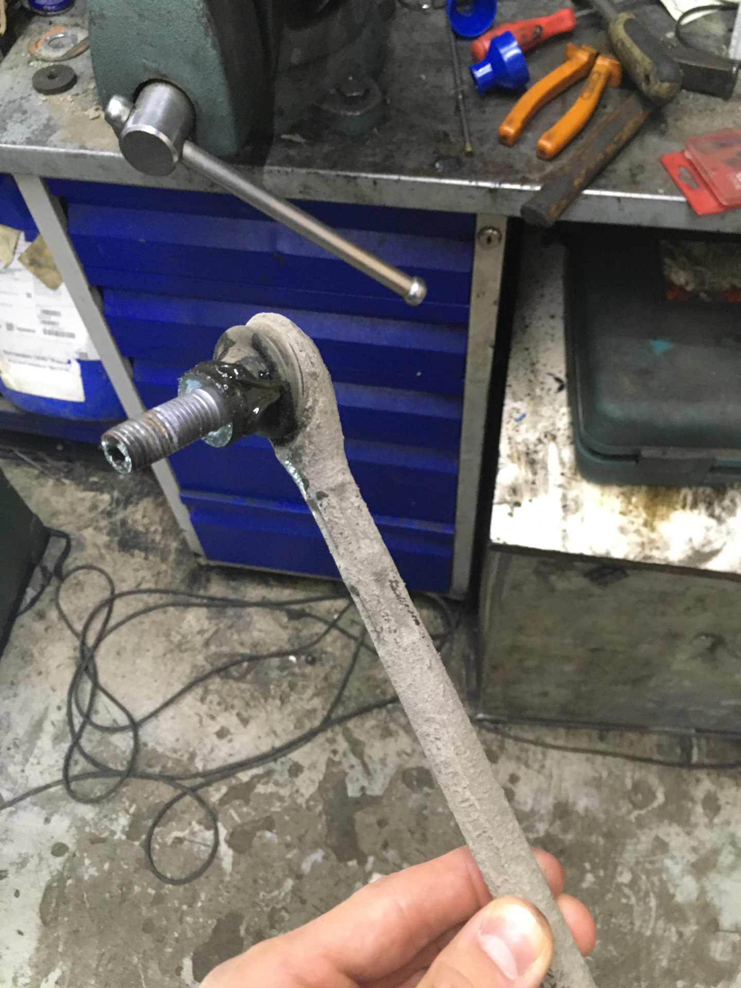 Замена колодок и стоек стабилизатора — Mercedes-Benz C-class (W204), 1 ...