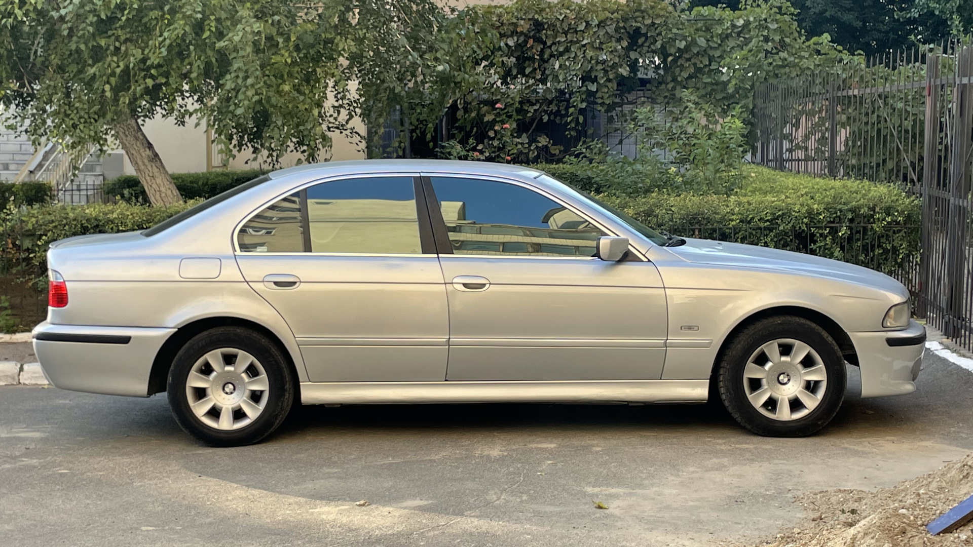 BMW 5 series (E39) 2.2 бензиновый 2001 | E39 520i на DRIVE2