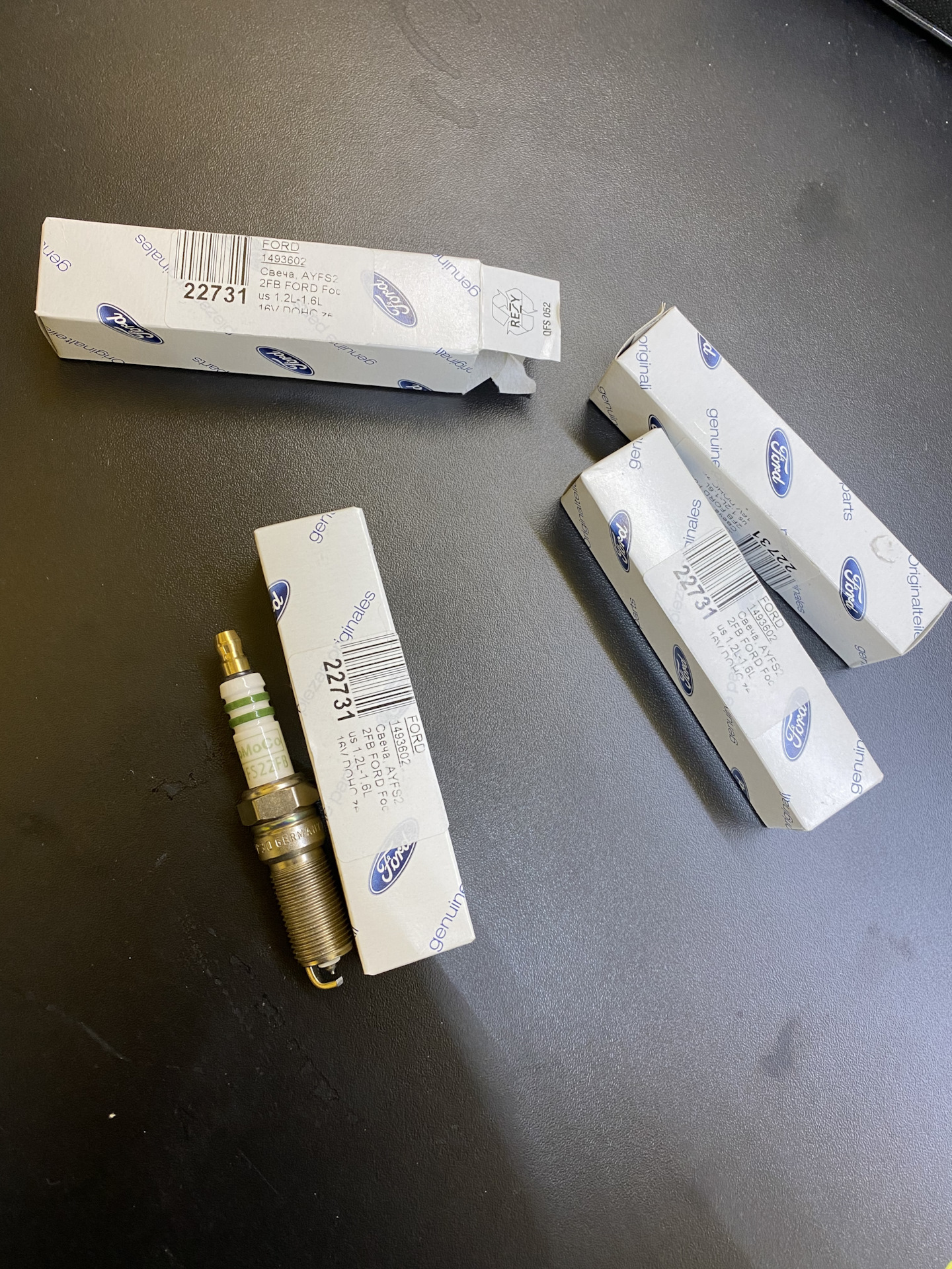 Замена свечей — Ford Focus Sedan II, 1,6 л, 2008 года | расходники | DRIVE2