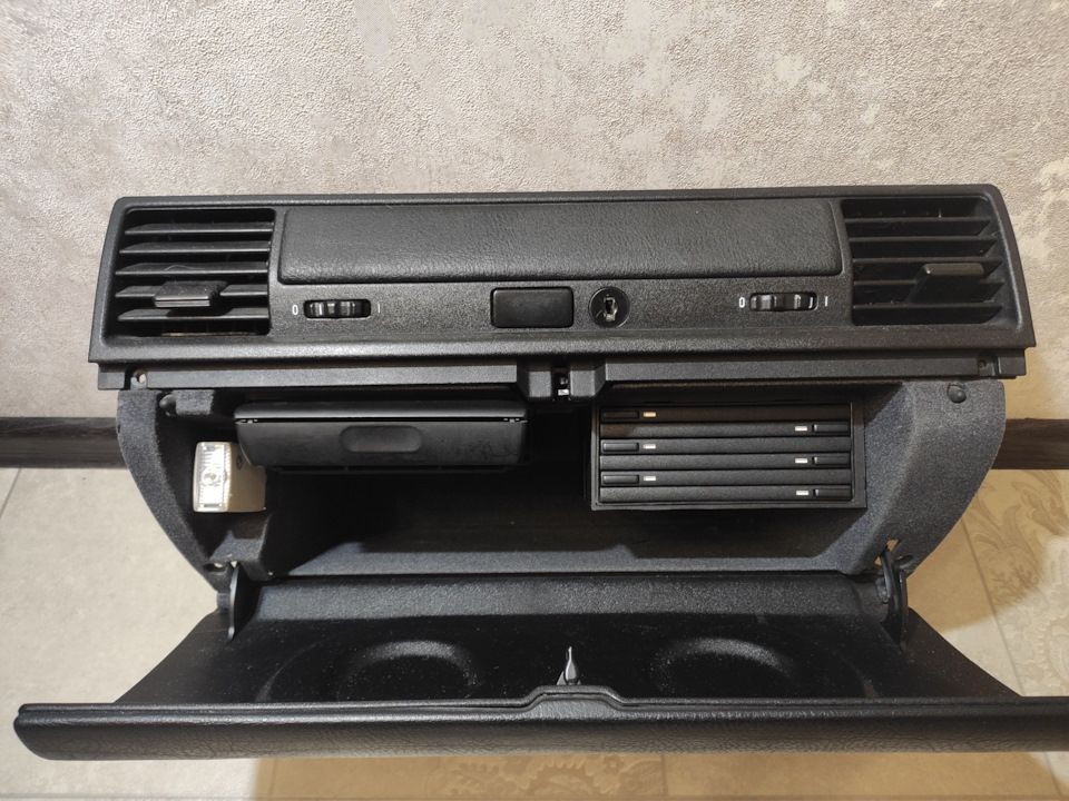 №118 Cd box в бардачек — BMW 3 series Coupe (E36), 2,5 л, 1996 года ...