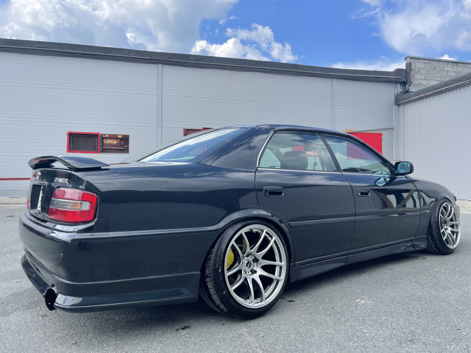 Музыка. Часть 1 и люкатая крыша — Toyota Chaser (100), 2,5 л, 1997 года ...