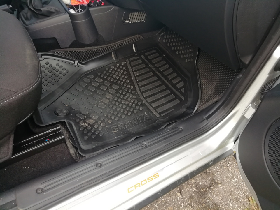 Коврики салона — Lada Гранта Cross, 1,6 л, 2023 года | тюнинг | DRIVE2