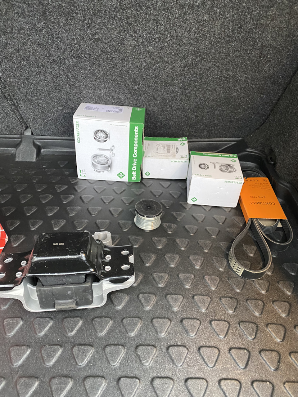 Замена ремня и всех роликов — Volkswagen Golf Mk6, 1,4 л, 2012 года ...