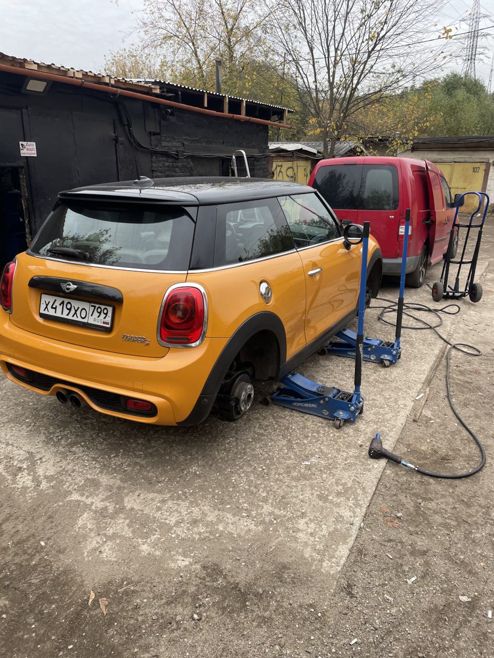 Первые траты — MINI Cooper S Mk III, 2 л, 2014 года | шины | DRIVE2