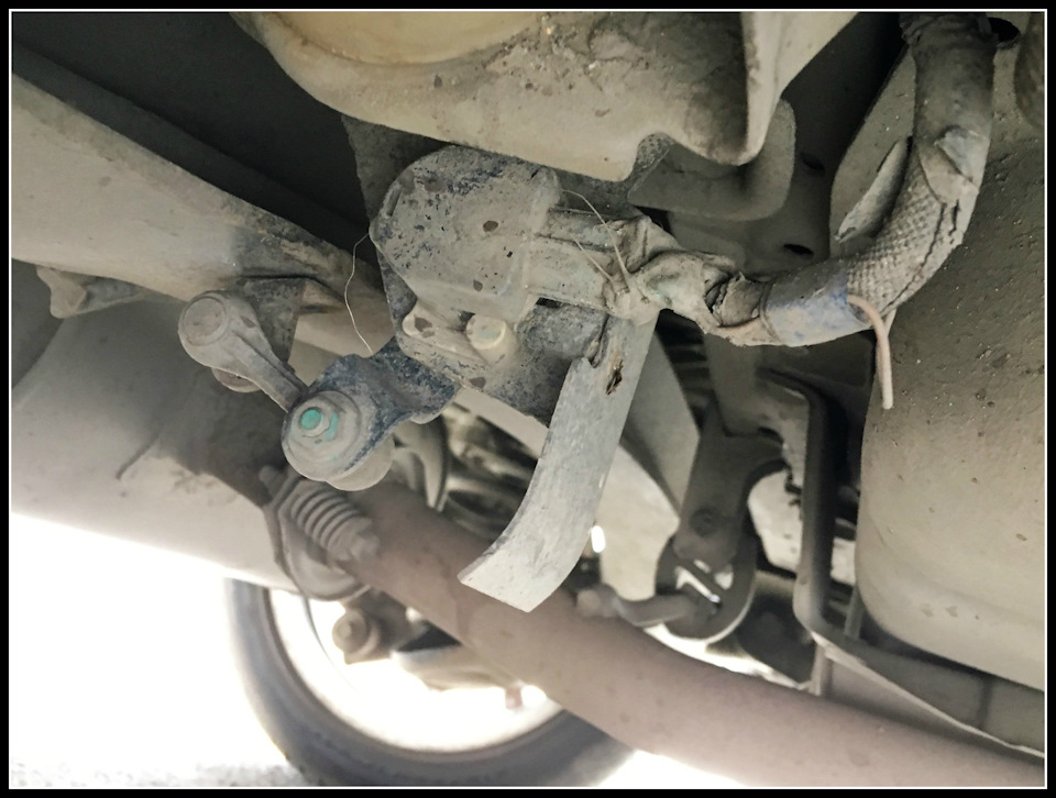 . Фишка корректора уровня фар. — Toyota Voxy (2G), 2 л, 2009 года ...