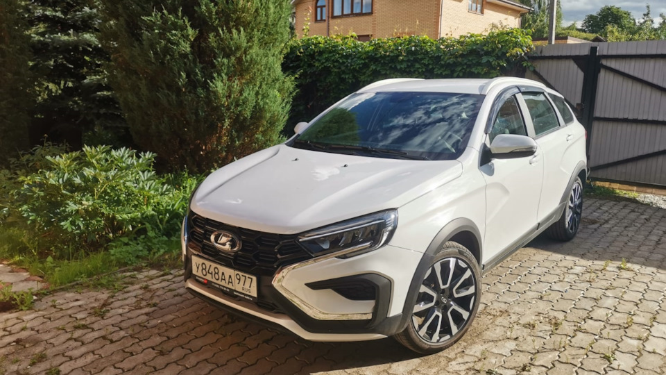 Lada Vesta SW Cross (NG) 1.8 бензиновый 2024 | Белочка на DRIVE2