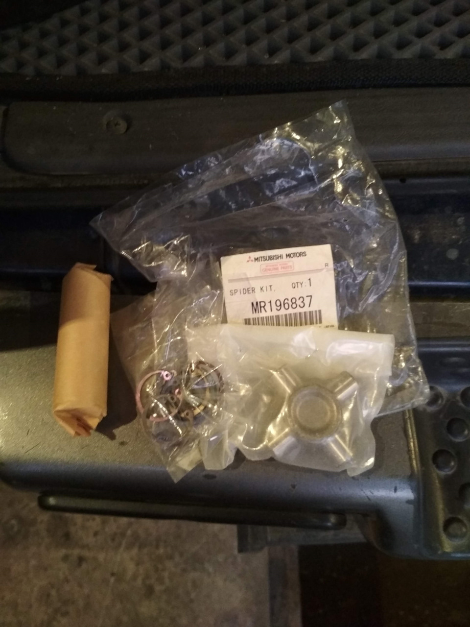 MR196837 Крестовина Mitsubishi | Запчасти на DRIVE2