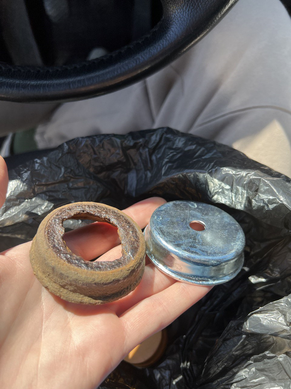 #3 Есть пробитие! Замена верхней опоры амортизатора. — BMW 3 series ...