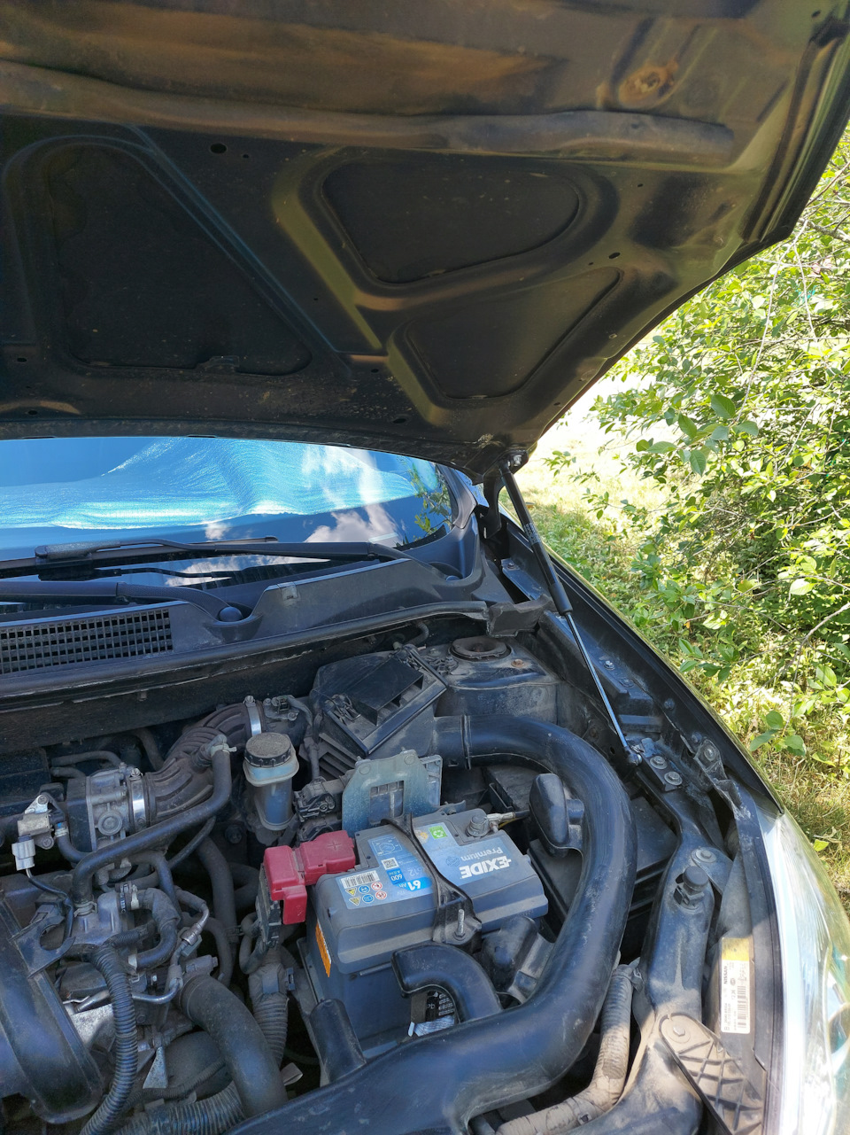 Газовые упора копота — Nissan Qashqai (1G), 1,6 л, 2010 года | тюнинг ...