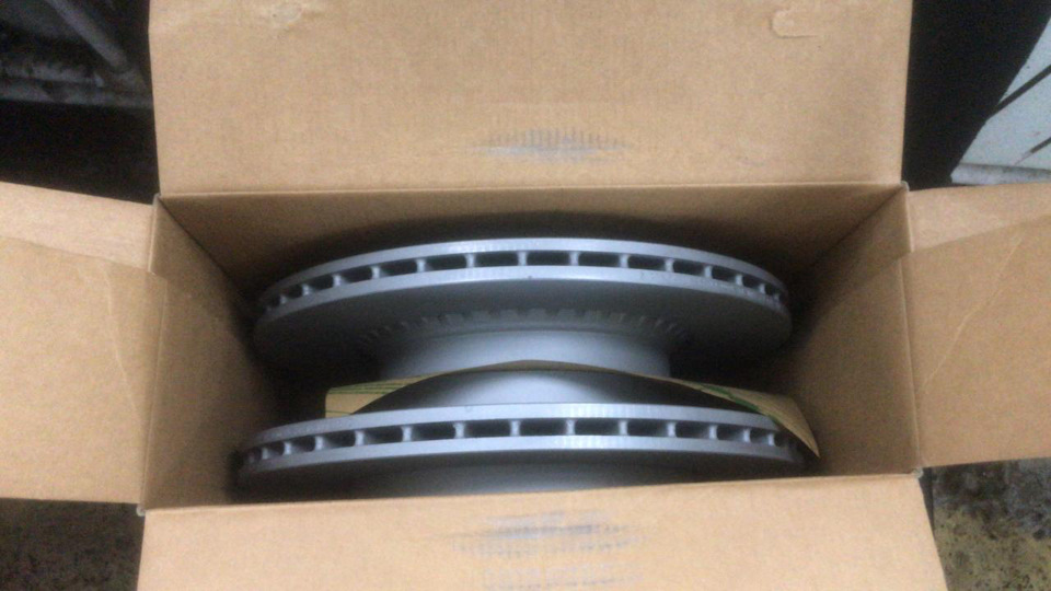 ТО и тормоза в круг — Volvo XC90 (1G), 2,5 л, 2008 года | плановое ТО ...