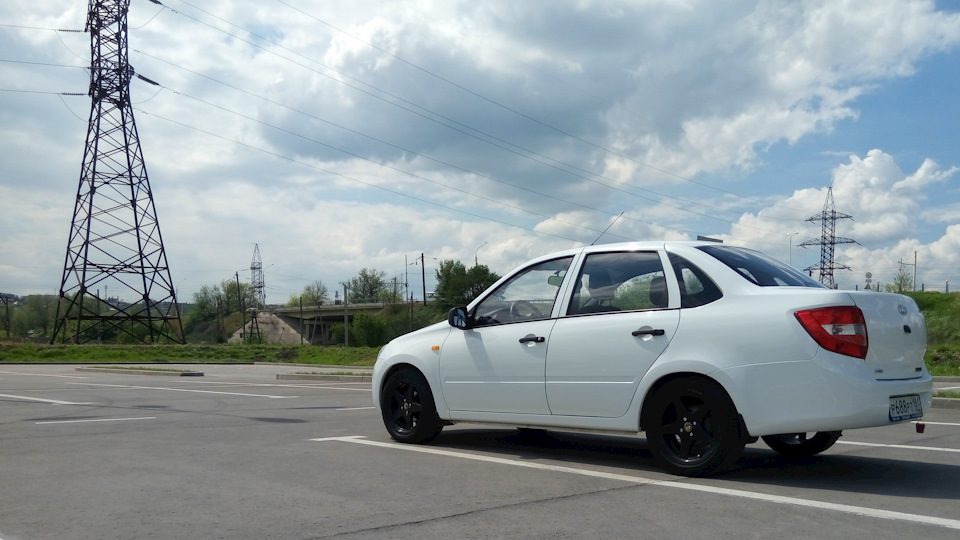 Стоит ли красить диски? — Lada Гранта (1G), 1,6 л, 2013 года | колёсные ...