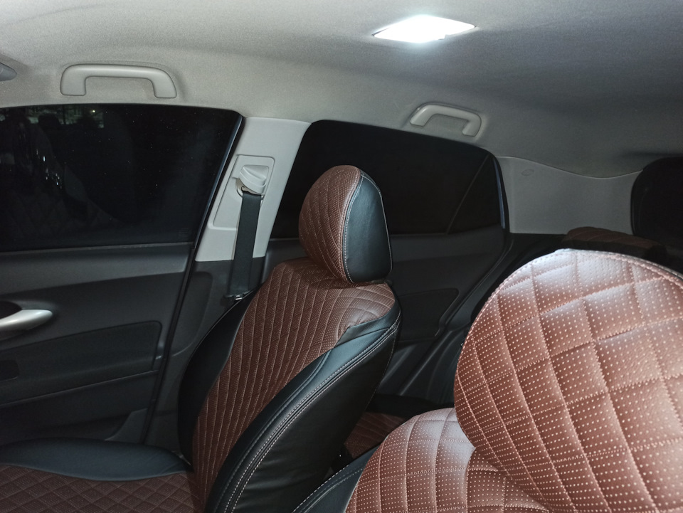 Светодиодные лампы в салон — Toyota Auris (1G), 1,4 л, 2008 года ...