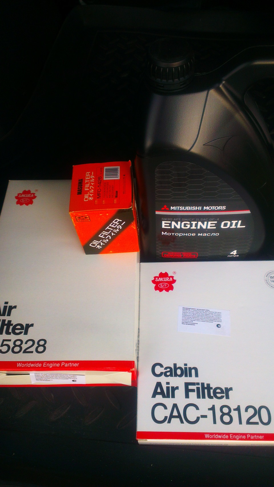 масло ДВС, фильтра и свечи — Mitsubishi Outlander XL, 2 л, 2011 года ...