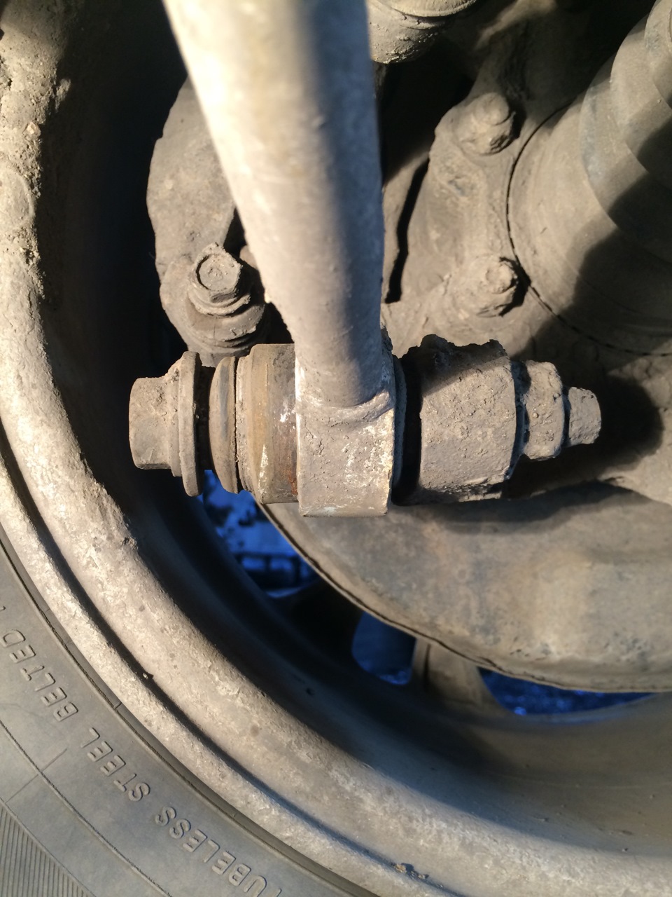 Замена сайлентов в поперечных тягах — Toyota Caldina (210), 2 л, 1998 ...