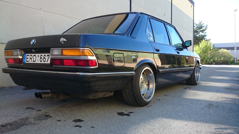 BMW 520 E28 1985 — Mercedes-Benz S-Class (W126), 2,8 л, 1985 года | фотография | DRIVE2