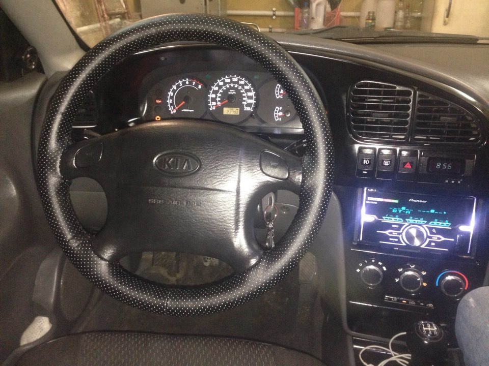 Перетяжка руля и вставок дверей в это кожу — KIA Spectra, 1,6 л, 2008 ...