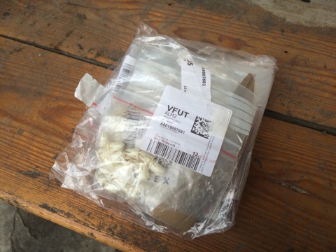 A0019887681 Клипса крепления накладки Mercedes | Запчасти на DRIVE2