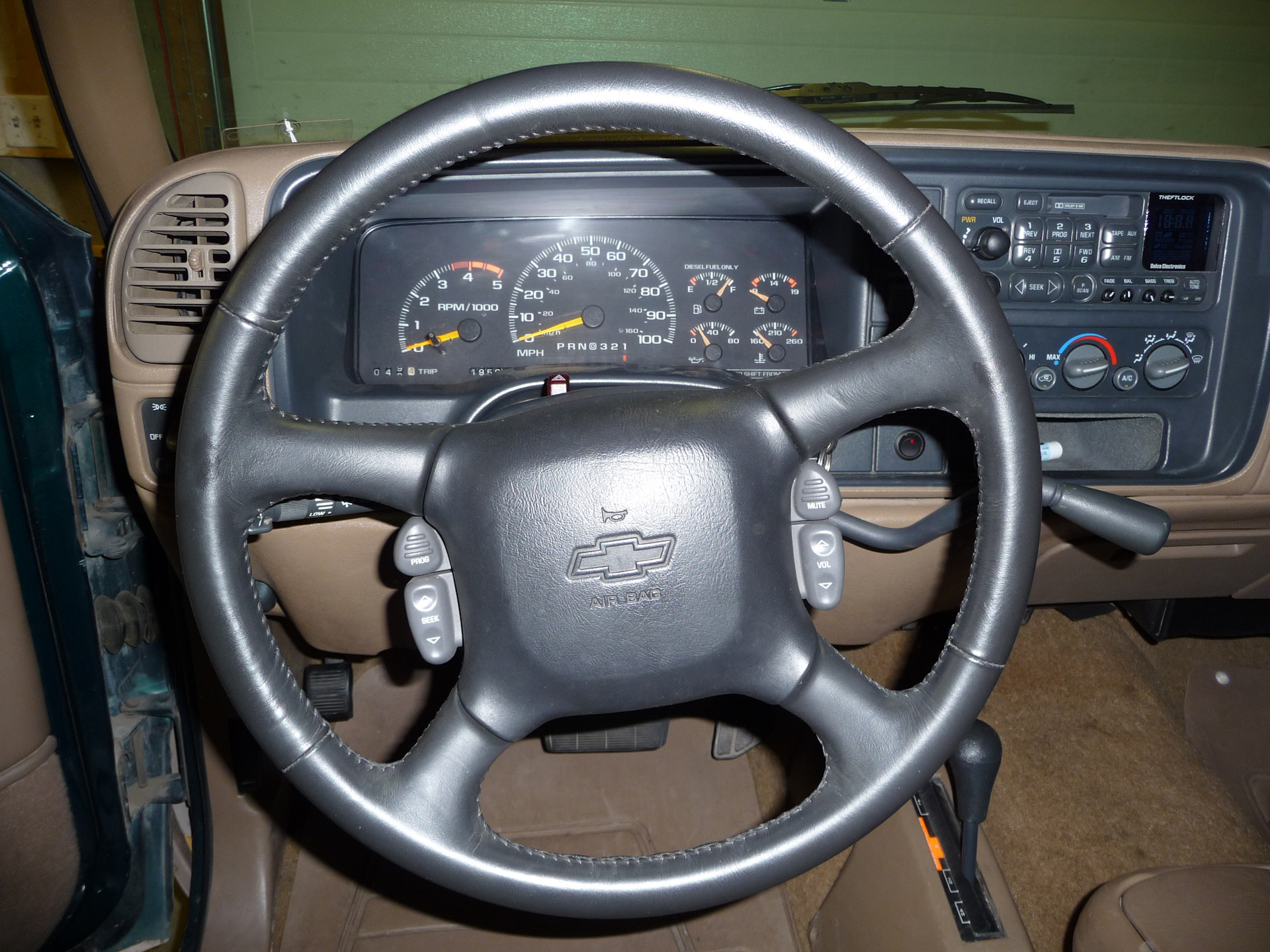 Управление магнитолой с руля — Chevrolet Tahoe (GMT400), 5,7 л., 1999 ...
