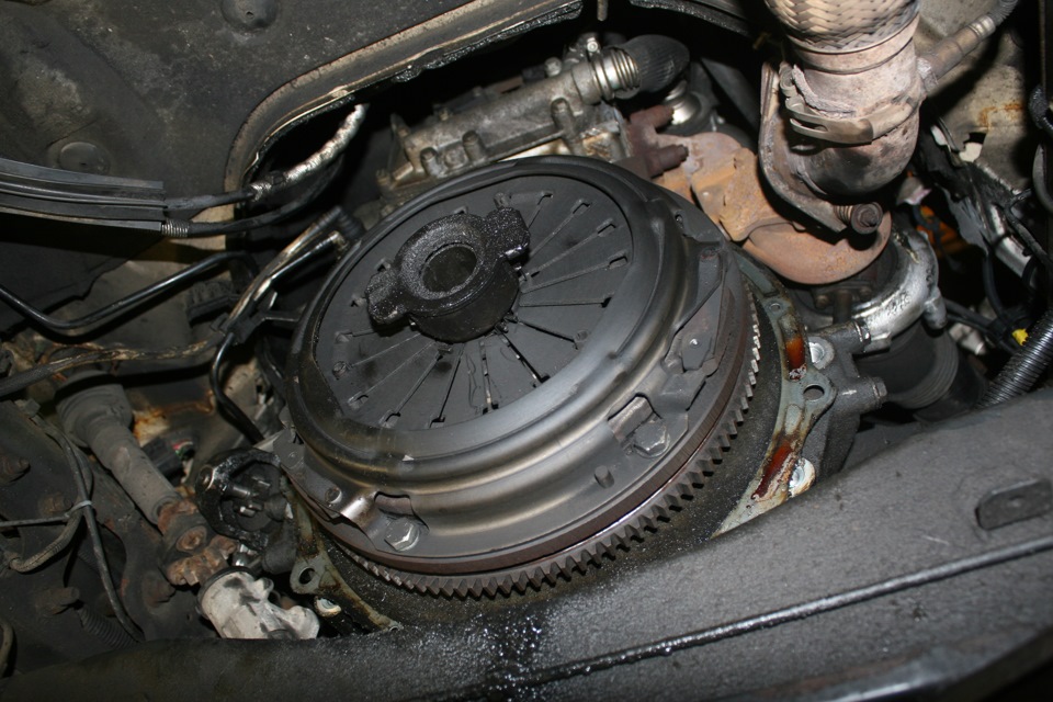 Замена сцепления и сальника коленвала Iveco Daily 35С15 2008 г.в ...