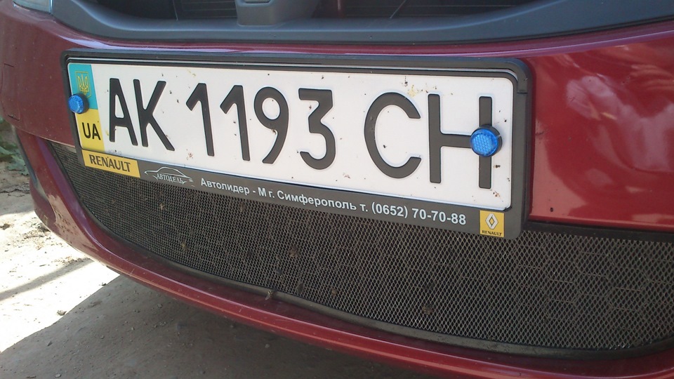 Защита радиатора — Renault Logan (1G), 1,4 л, 2012 года | тюнинг | DRIVE2