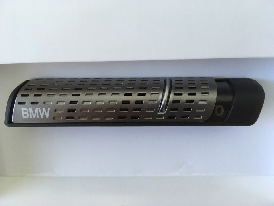 Ароматизатор BMW и "меховые" чехлы — BMW 5 series (F10), 2 л, 2013 года ...