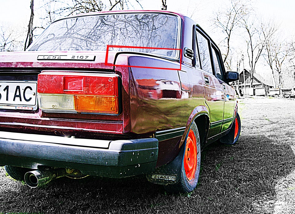 От чего такой зазор на крышке багажника — Lada 2107, 1,5 л, 1987 года | другое | DRIVE2