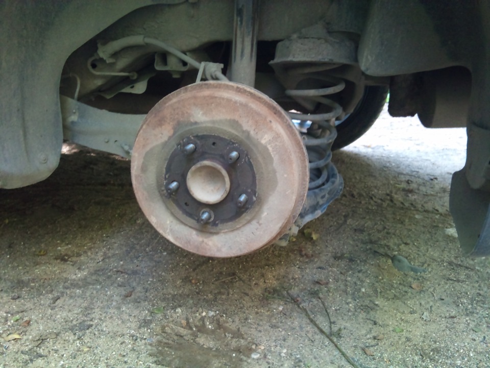 Покраска суппортов и барабанов — Ford Focus Hatchback II, 1,4 л, 2007 ...