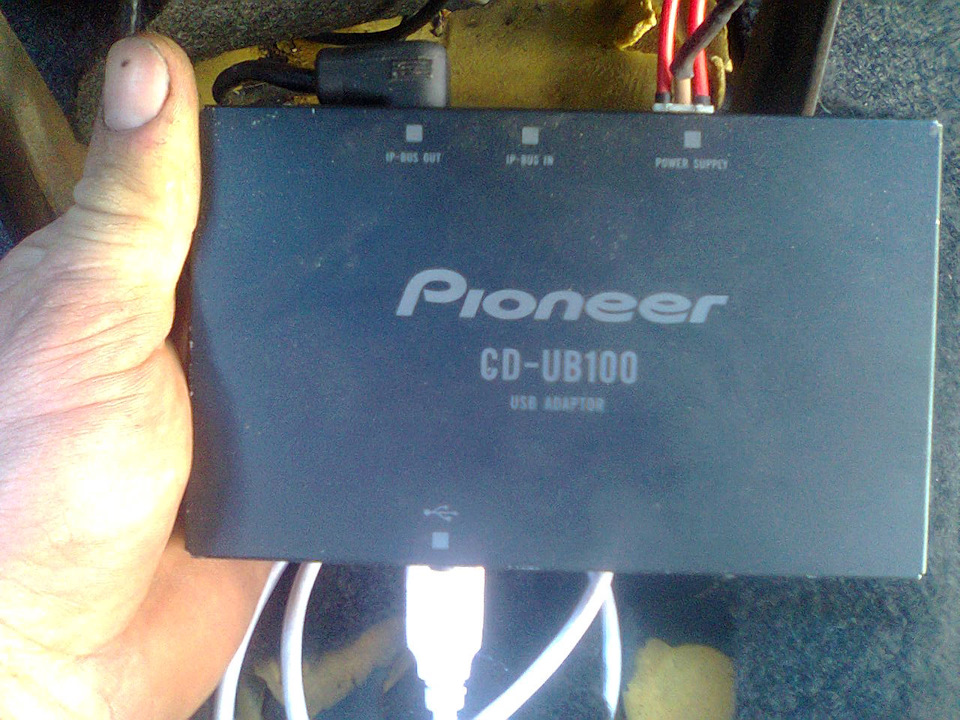 поставил Pioneer CD-UB100 — Volkswagen Passat B4, 1,9 л, 1995 года | автозвук | DRIVE2